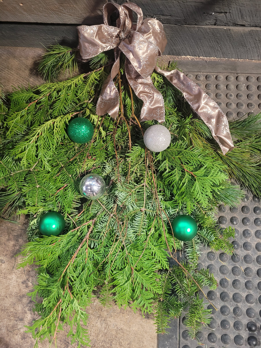 Custom Swags – Laporte's Nursery & Greenhouses Inc.